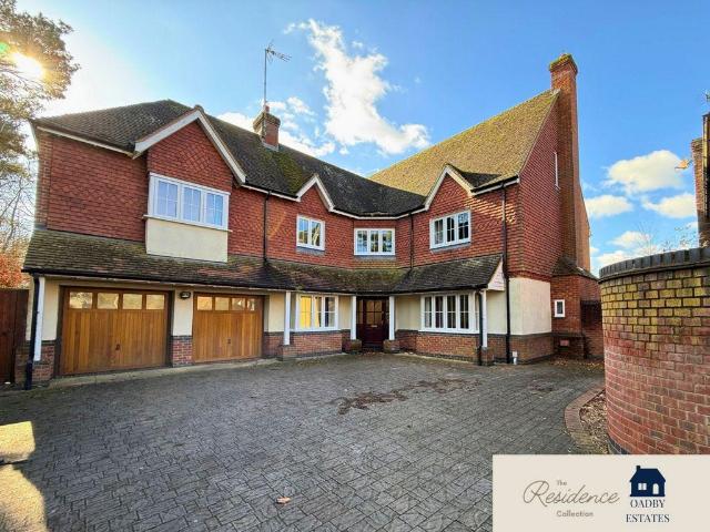 6 bedroom detached house for sale