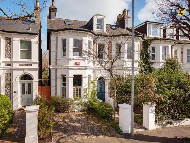 6 bedroom semi detached house for sale