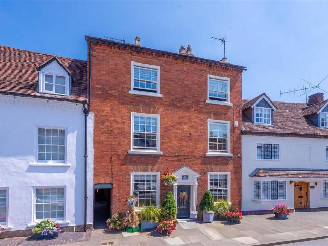 5 bedroom house for sale