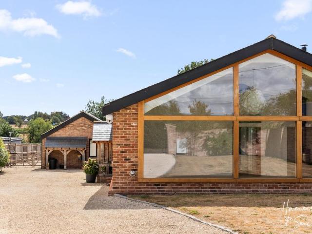6 bedroom house for sale