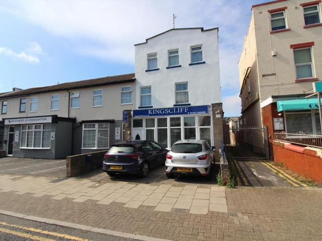 6 bedroom house for sale