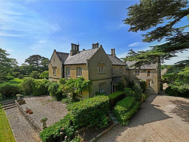 6 bedroom house for sale