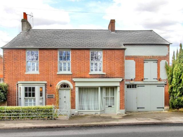 6 bedroom house for sale