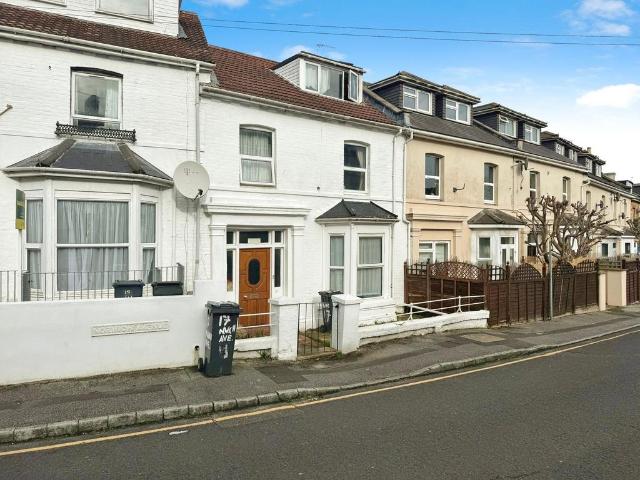 6 bedroom house for sale
