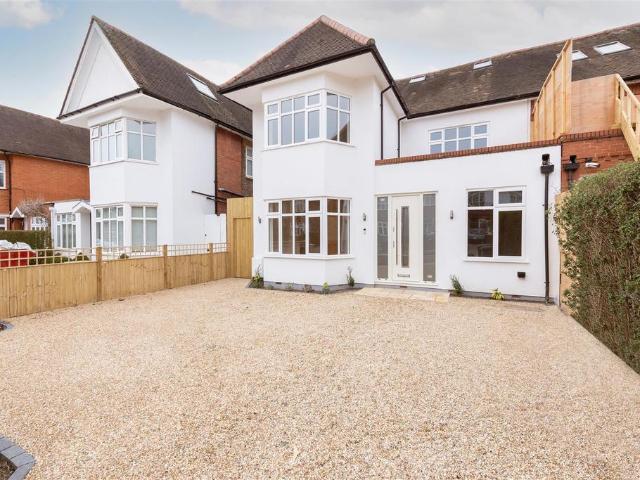 6 bedroom house for sale