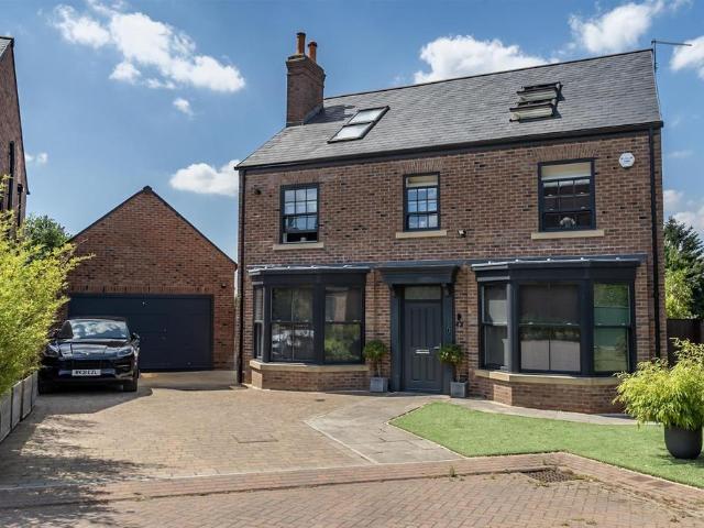 6 bedroom house for sale