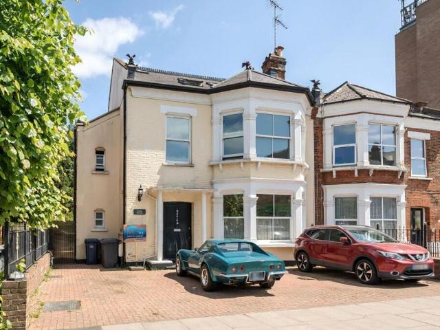 6 bedroom house for sale