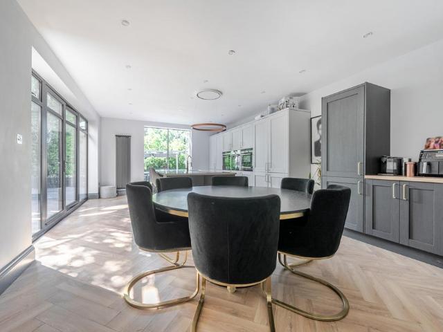 6 bedroom house for sale