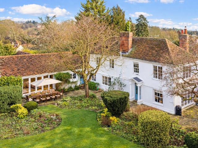6 bedroom house for sale