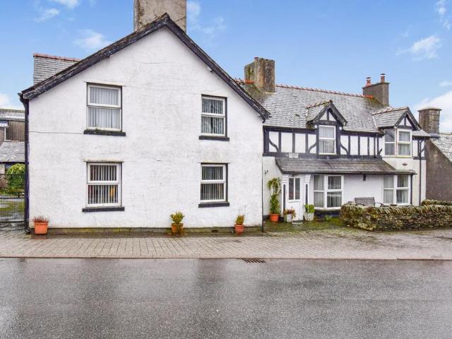 6 bedroom house for sale