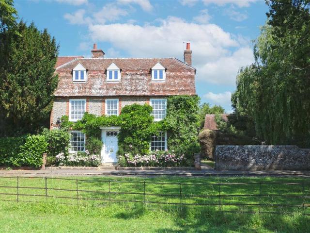 6 bedroom house for sale