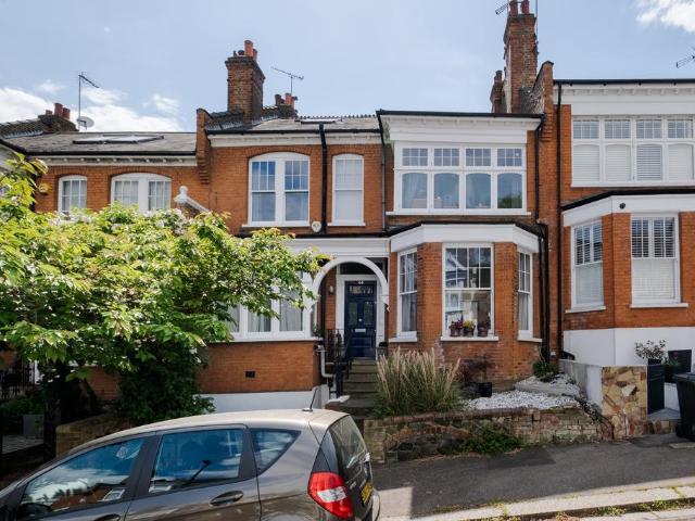6 bedroom house for sale