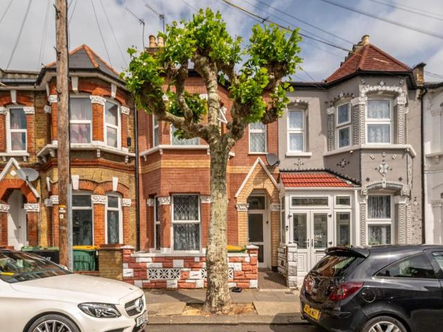 6 bedroom house for sale