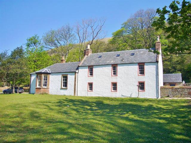 6 bedroom house for sale