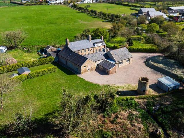6 bedroom house for sale