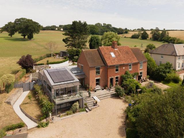 6 bedroom house for sale