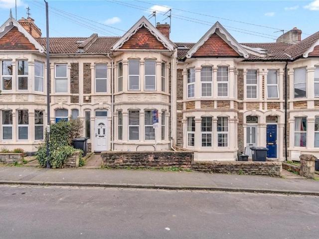 6 bedroom house for sale