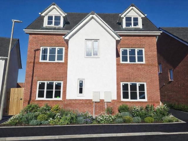 6 bedroom house for sale