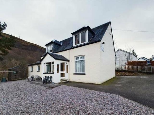 6 bedroom house for sale in Alma Road Fort William PH33