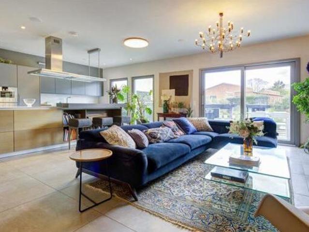 6 Bedroom House For Sale In Golders Green