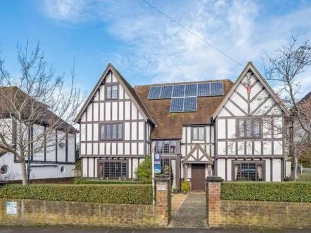 6 bedroom house for sale in Moberly Road Salisbury SP1