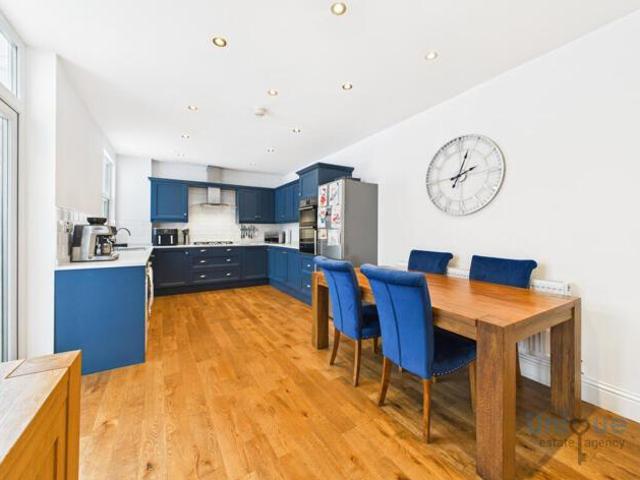 6 Bedroom House Fleetwood Lancashire LS101677730