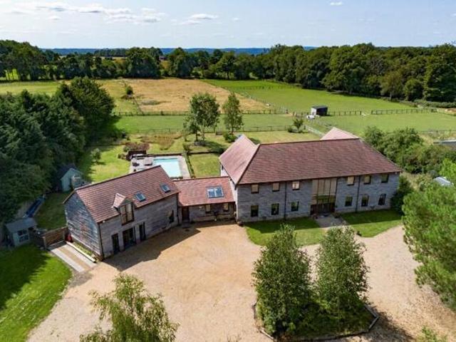 6 Bedroom House Kent Kent 100132385