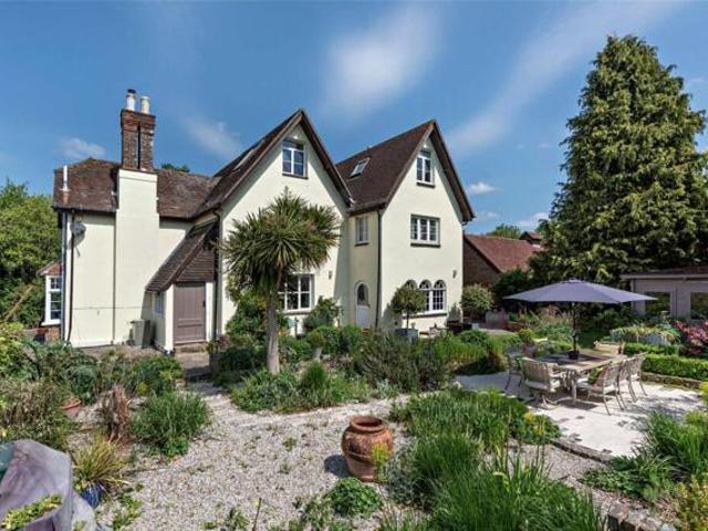6 Bedroom House Horsham West Sussex LS101996085
