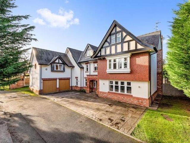 6 Bedroom House Halebarns Greater Manchester 101200113