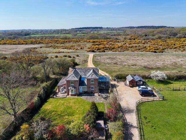 6 Bedroom House Hampshire Hampshire 101379057