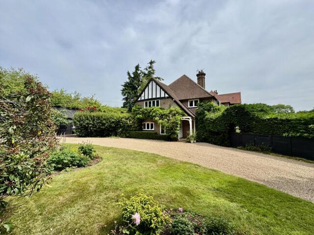 6 Bedroom House Hemel Hempstead Hertfordshire LS98612520