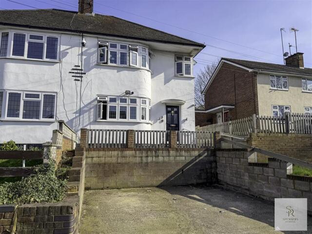 6 Bedroom House Hemel Hempstead Hertfordshire LS101678167