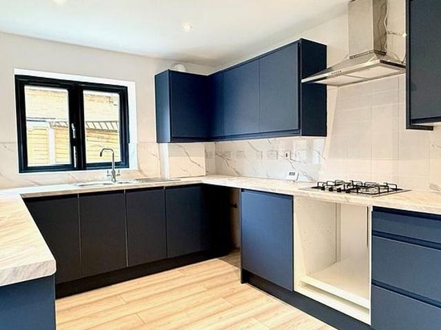 6 bedroom house in London