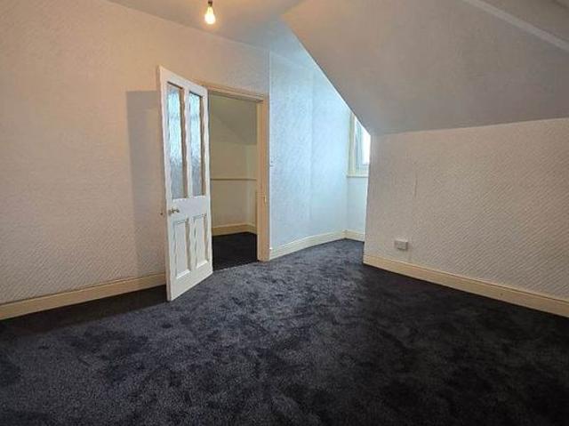 6 bedroom house in Rotherham