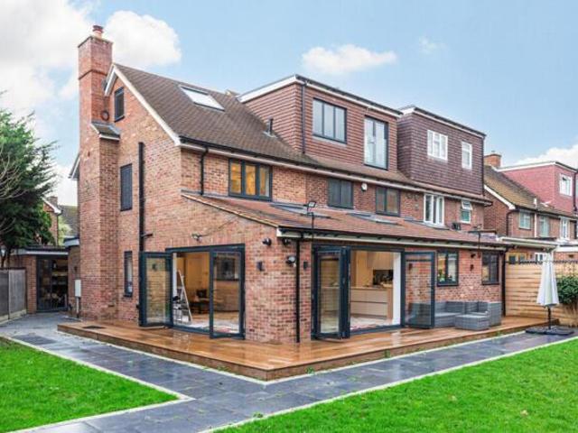 6 Bedroom House Isleworth Greater London LS98969110