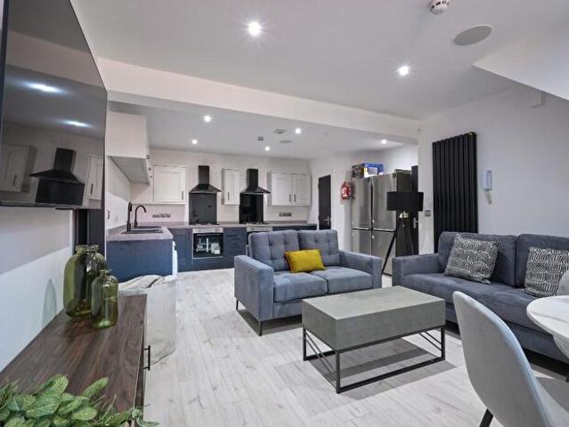 6 Bedroom House Of Multiple Occupation To Rent In Cromwell Street, Swansea, Wales, SA1