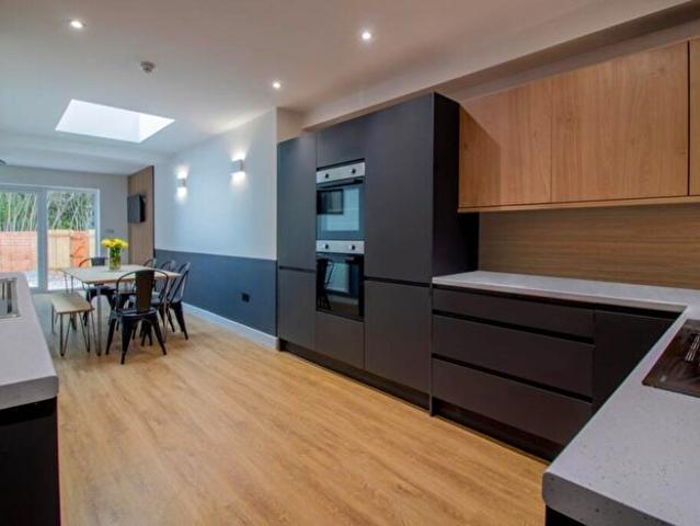 6 Bedroom House Of Multiple Occupation To Rent In Queens Road East, Nottingham, NG9