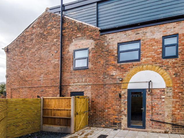 6 bedroom house of multiple occupation to rent