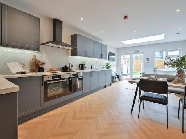 6 bedroom house of multiple occupation to rent