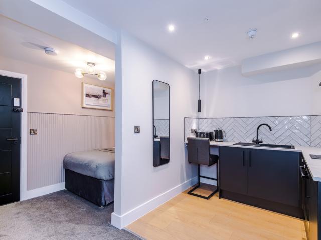 6 bedroom house of multiple occupation to rent