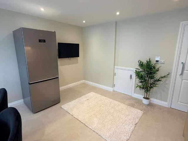 6 bedroom house of multiple occupation to rent