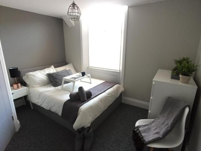 6 bedroom house of multiple occupation to rent