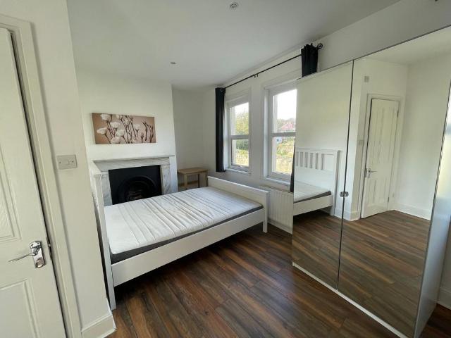 6 bedroom house of multiple occupation to rent