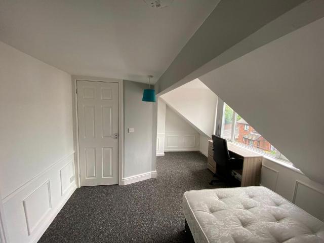 6 bedroom house of multiple occupation to rent