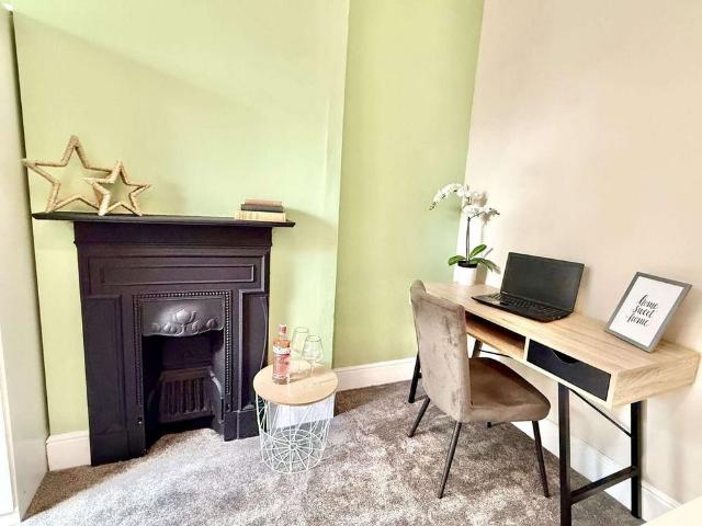 6 bedroom house of multiple occupation to rent