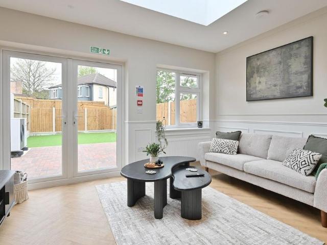 6 bedroom house of multiple occupation to rent