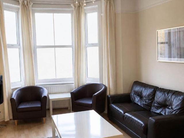 6 bedroom house of multiple occupation to rent