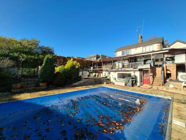 6 bedroom house of multiple occupation for sale