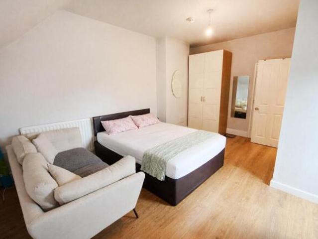6 bedroom end of terrace house for sale in Upper Hill Street, Coventry, West Midlands, CV1