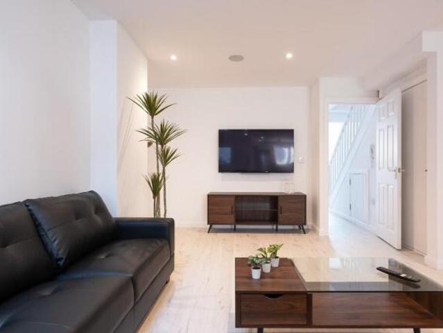 6 bedroom house of multiple occupation for rent in 68 Marlborough Road, Swansea, Wales, SA2